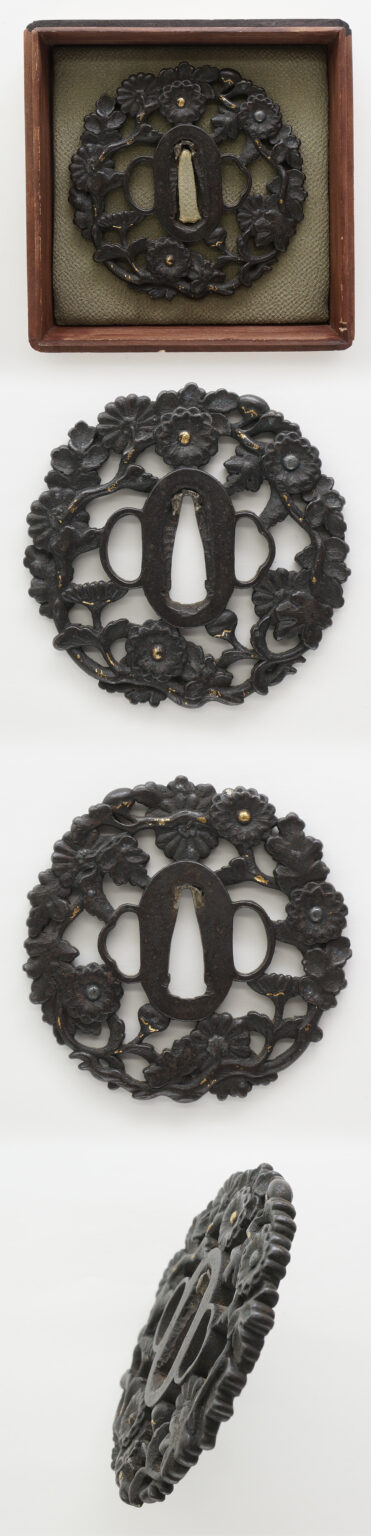 Tsuba : Mumei sukashi-chrysanthemums | Japanese Sword Online Museum