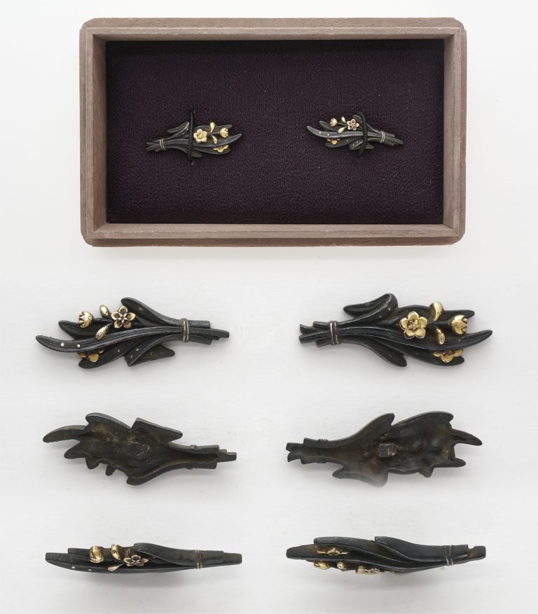 Menuki : Mumei(Unsigned) Bushi Design | Japanese Sword Online Museum